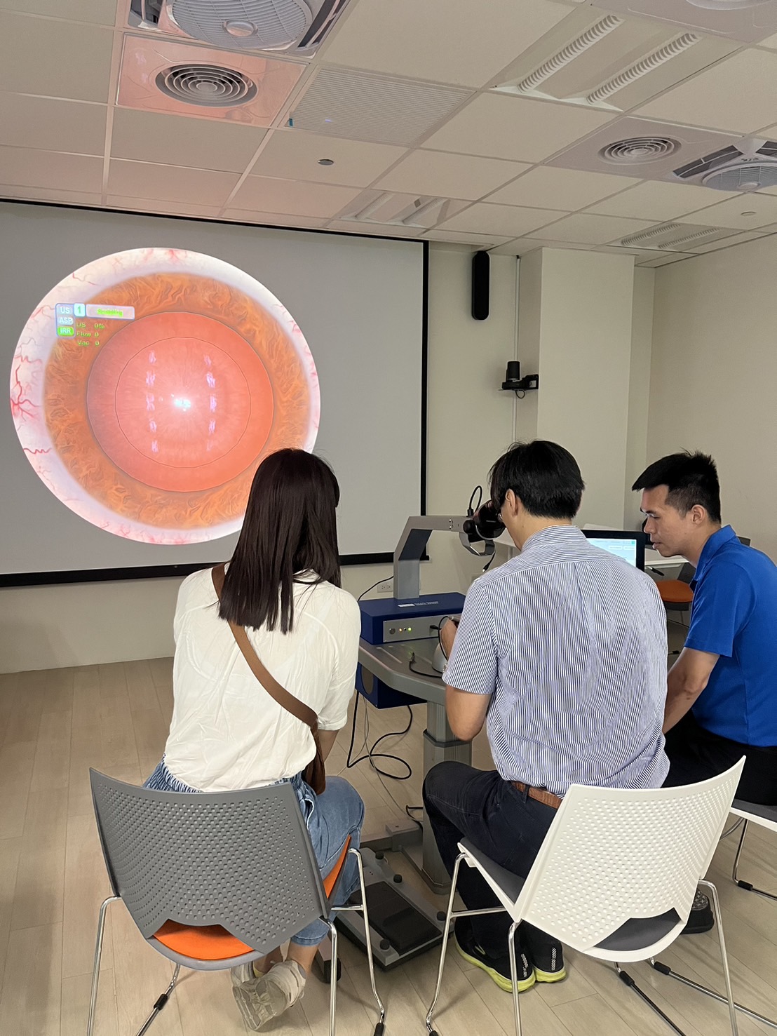 台南場 Eyesi Surgical 手術模擬系統體驗活動花絮 1-2 / JUN / 2024 - 台灣白內障及屈光手術醫學會